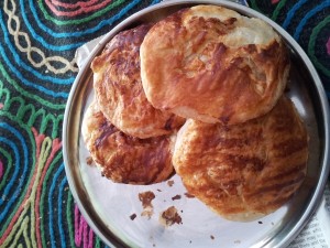 9 Kinds Of Bread You Have To Try In Kashmir – Dial Kashmir