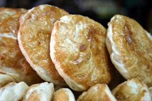 9 Kinds Of Bread You Have To Try In Kashmir – Dial Kashmir